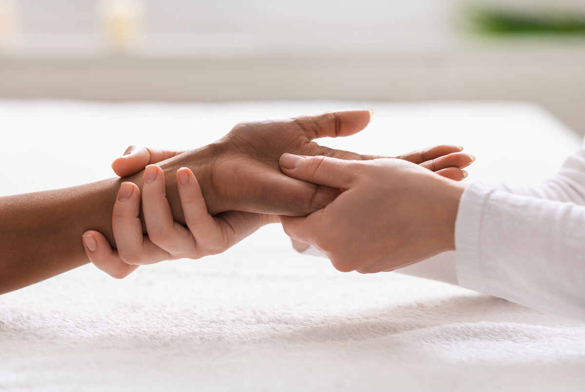 Is it true that a hand massage improves brain health? THIP Media