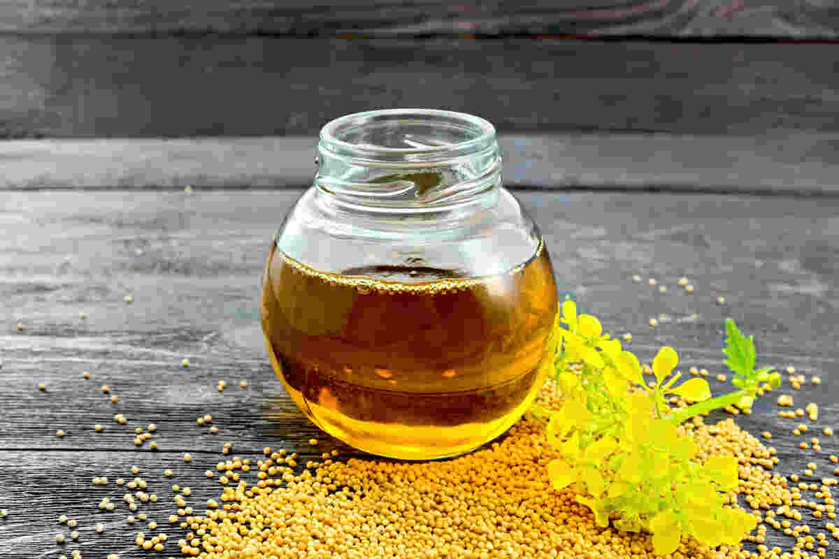 Why people use mustard oil in pickle preservation?- THIP Media