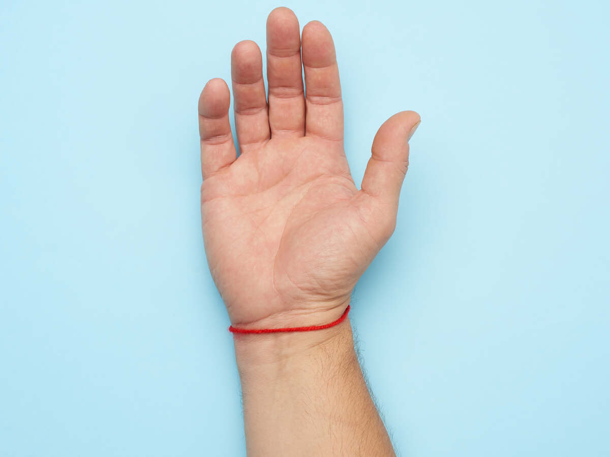 Fact Check: Can a kalava on the wrist prevent paralysis?